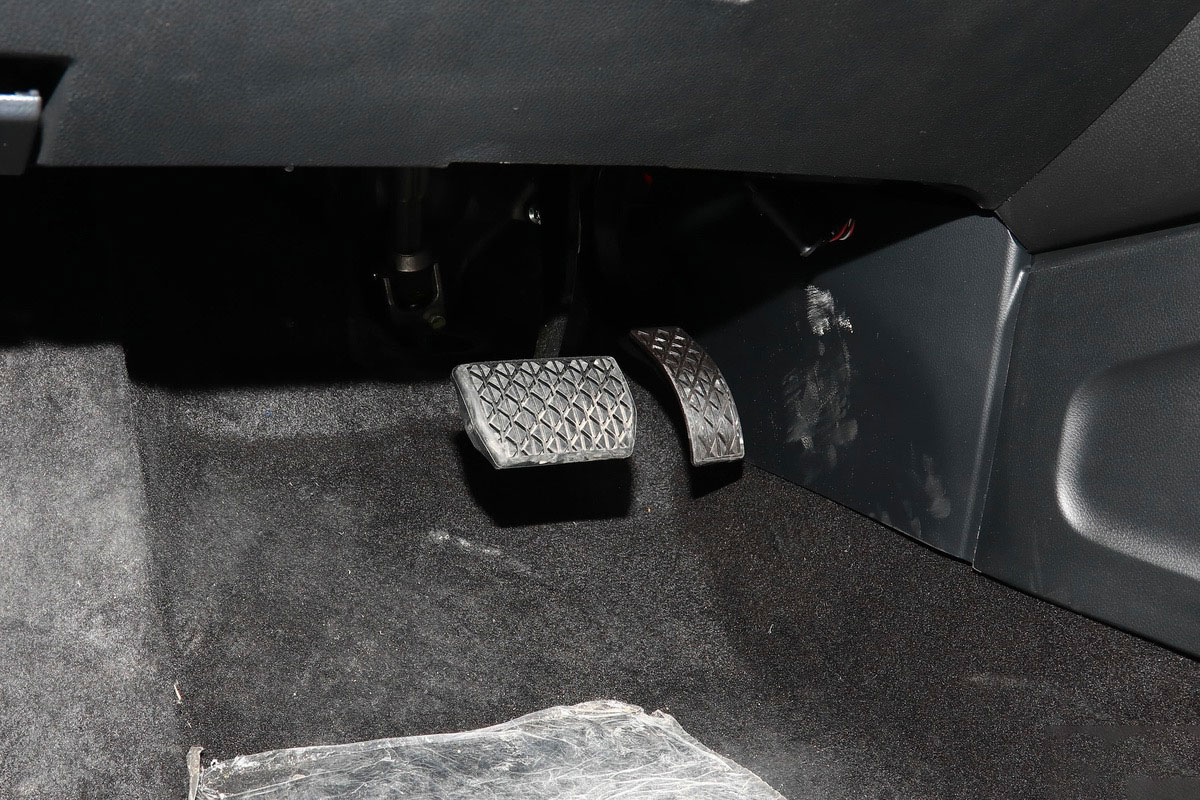 存失去制动助力隐患 一汽奔腾召回部分B30 EV400-资讯聚焦-东风汽车集团有限公司